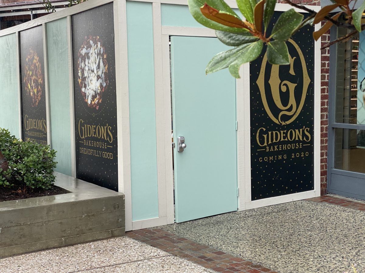 Gideons-construction-wall-open-door-Disney-springs - WDW News Today