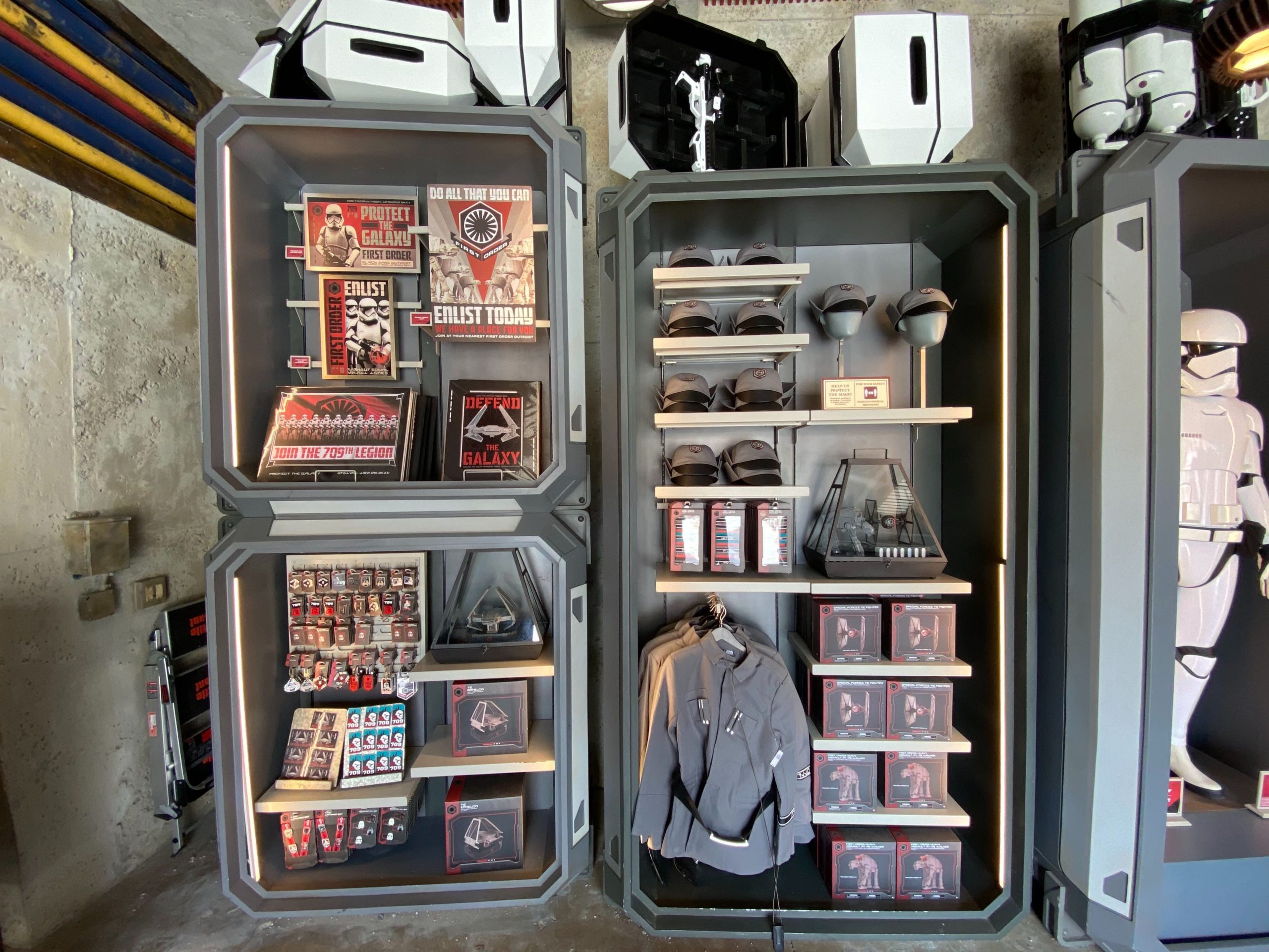 first order cargo reopens star wars galaxy's edge disney's hollywood ...