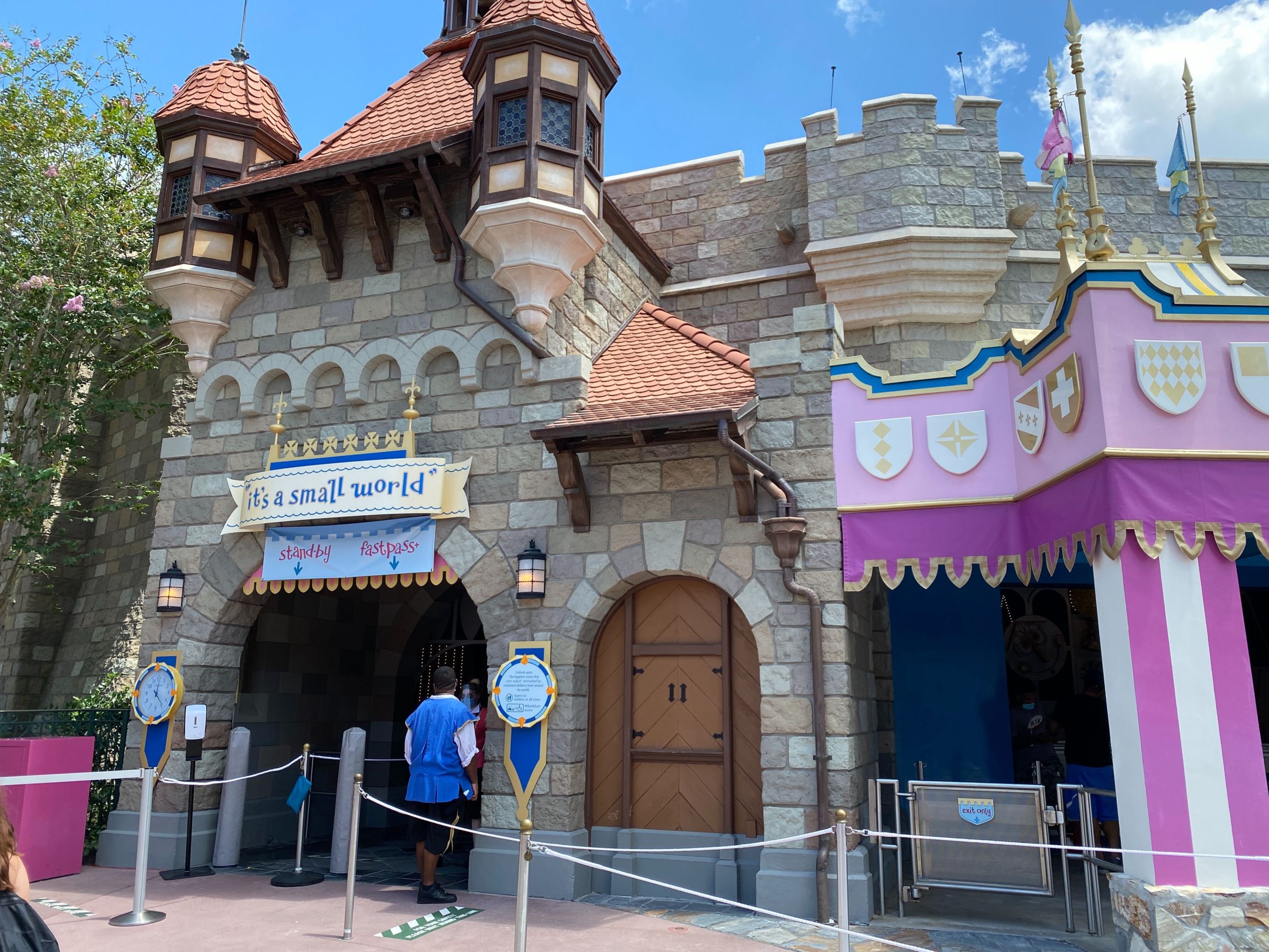 it's a small world construction walls down queue redesign magic kingdom ...