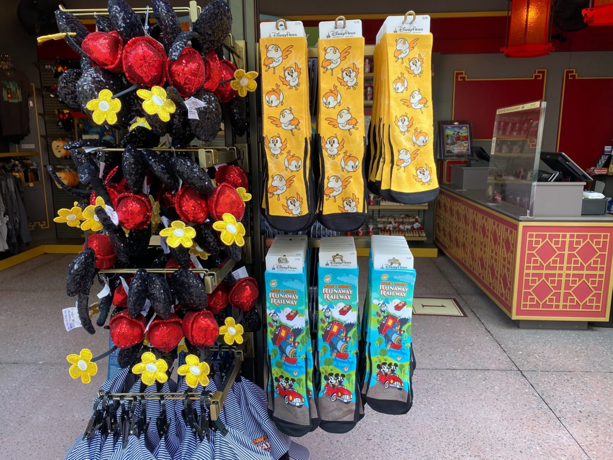 mickey & minnie's runaway railway socks disney's hollywood studios 2 ...