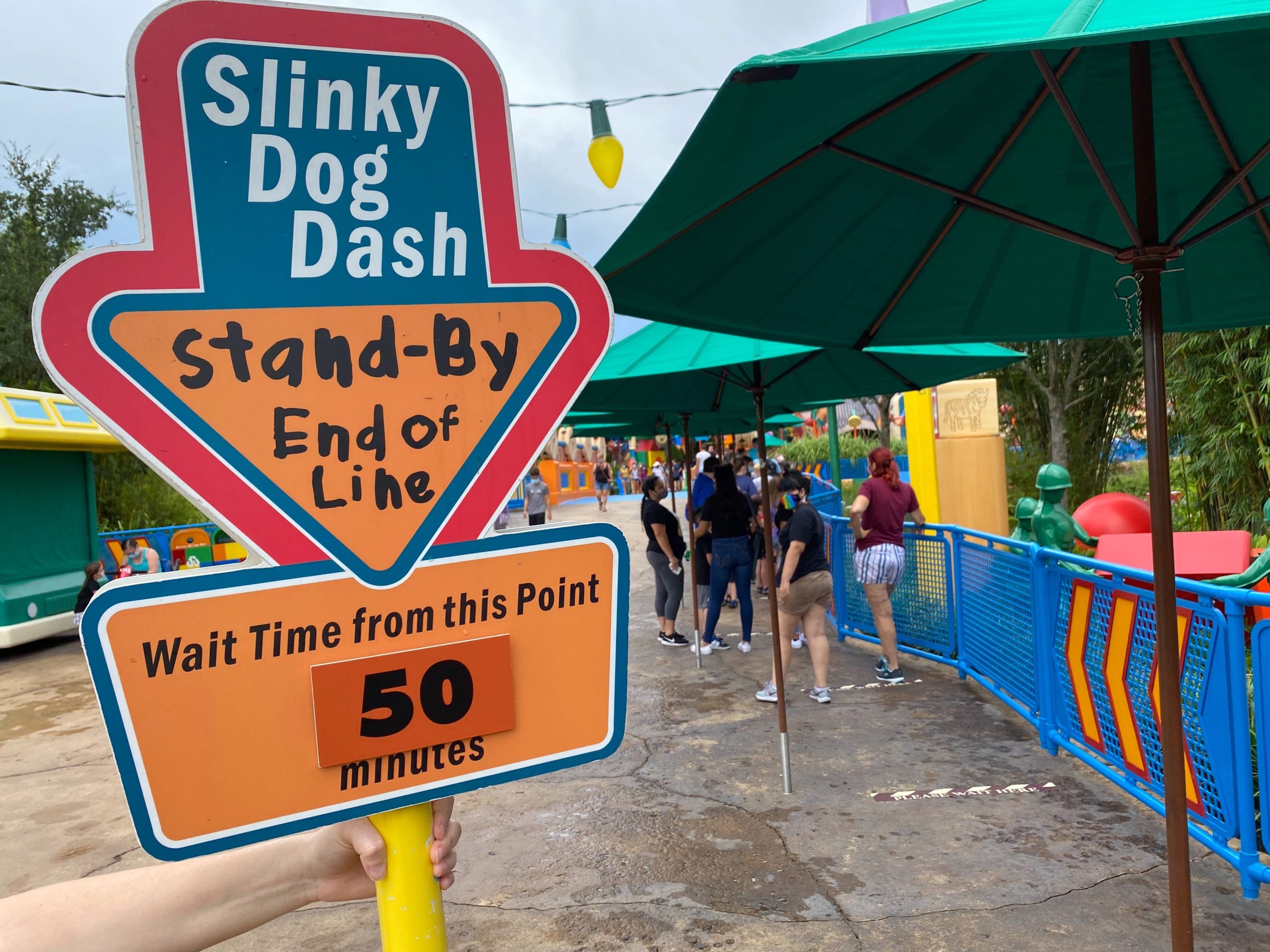 slinky dog dash wait time sign toy story land disney's hollywood ...
