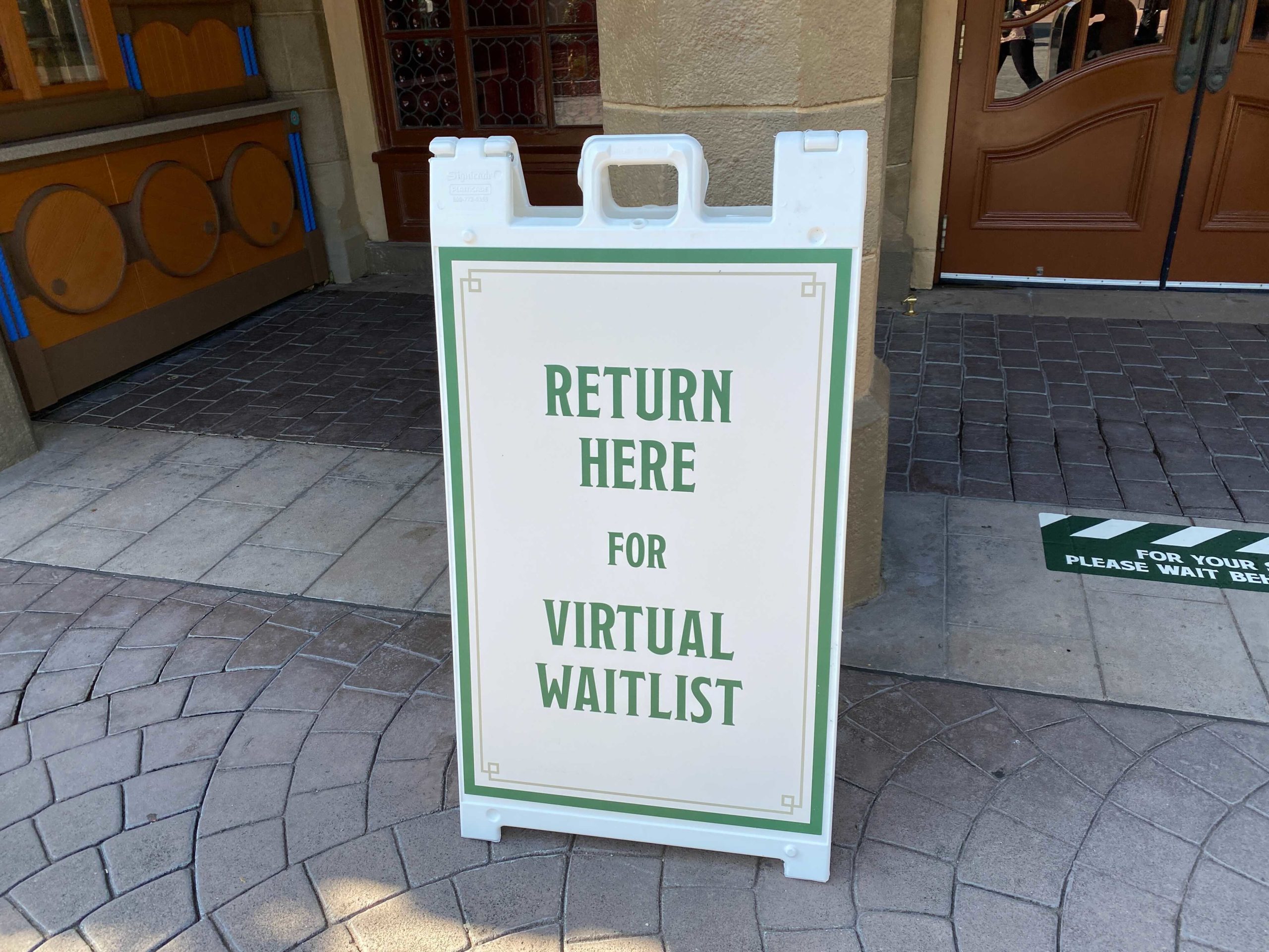 der teddybar annual passholder shop virtual queue sign - WDW News Today