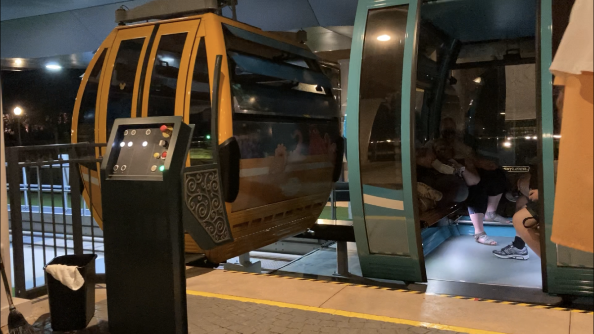 UPDATE: Disney Skyliner Running on Generator; Guests Evacuated at Walt ...