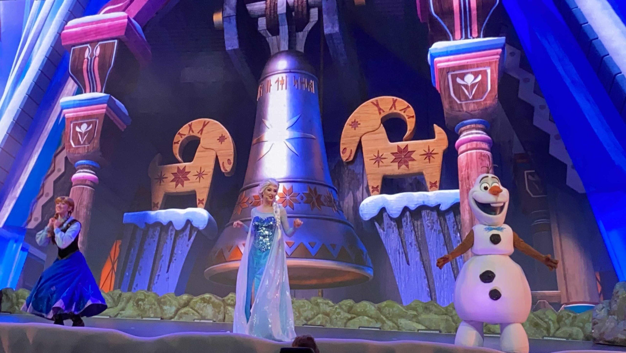  Olaf s Frozen Adventure Finale Returns To Frozen Sing Along At Disney