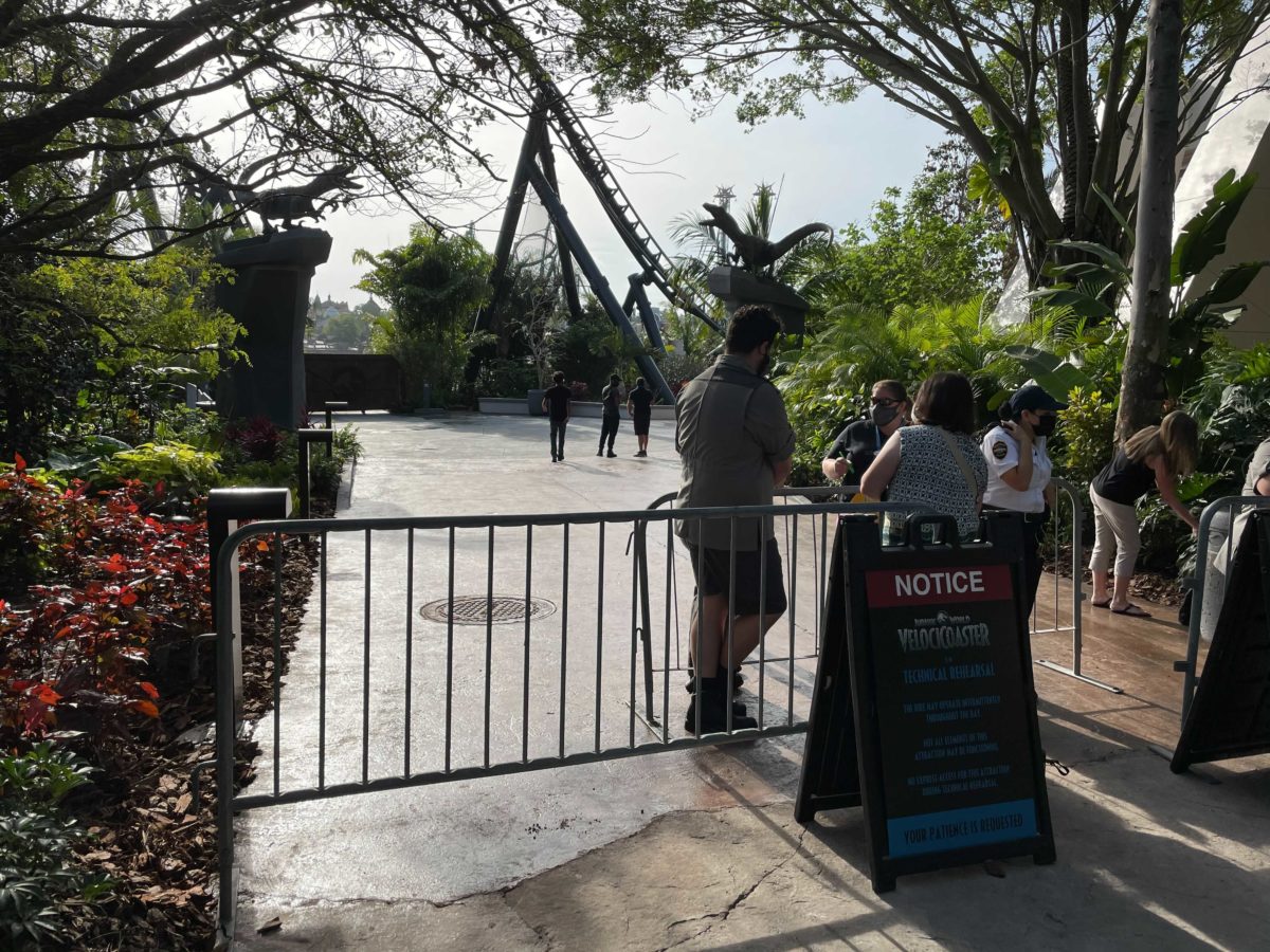 PHOTOS, VIDEO: Animatronic Raptors, Coaster Trains Getting Chased, and ...