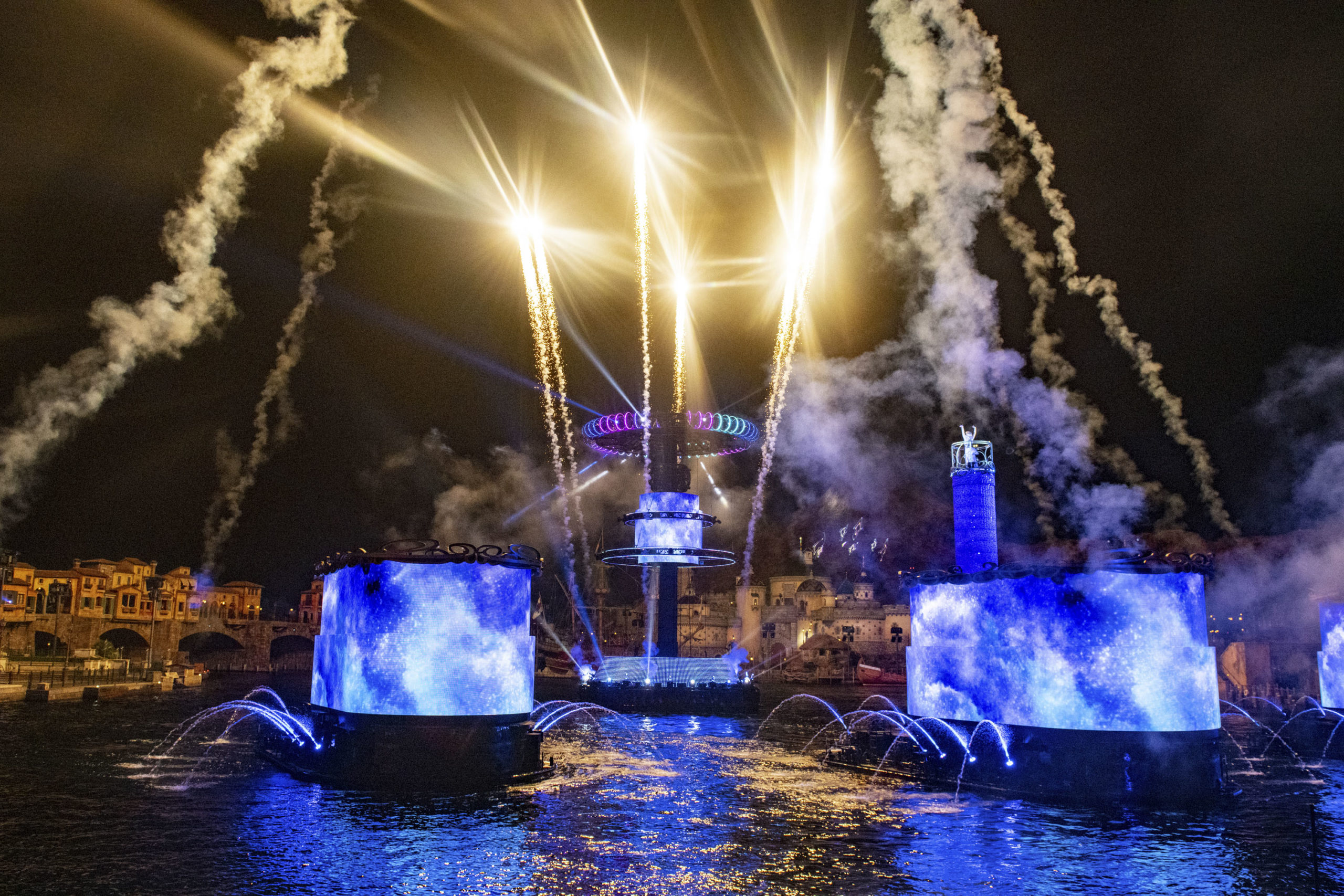 PHOTOS VIDEO Believe Sea Of Dreams Nighttime Spectacular Debuts At