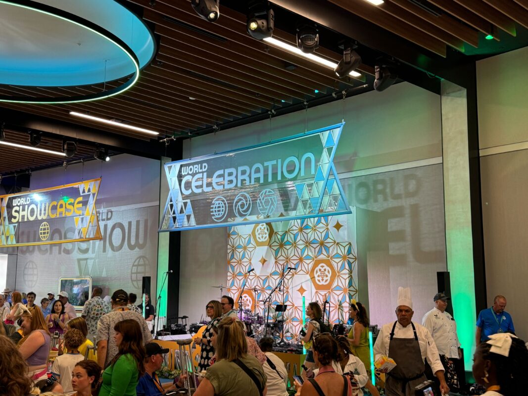 PHOTOS, VIDEO: Tour CommuniCore Hall and Mickey & Friends Meet and ...