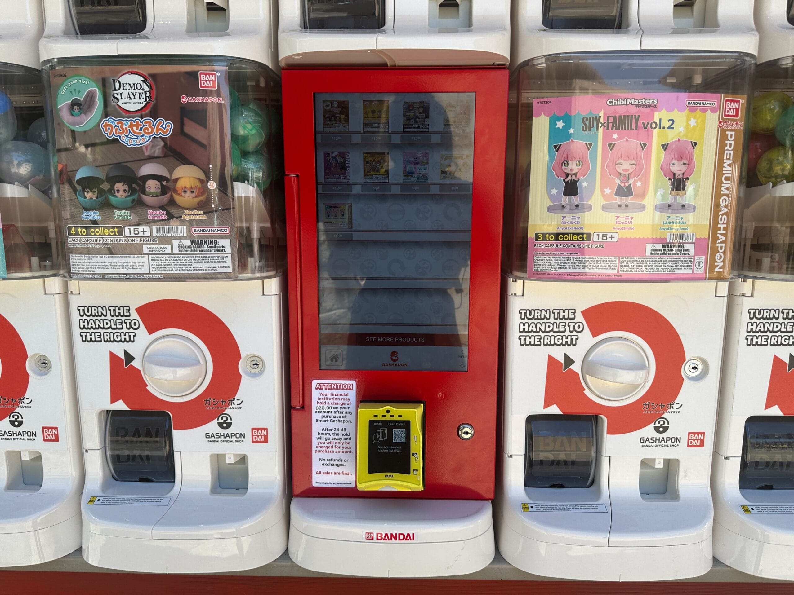 Gashapon Kiosk with Sanrio, Dragon Ball, and More Capsule Toys Now Open ...