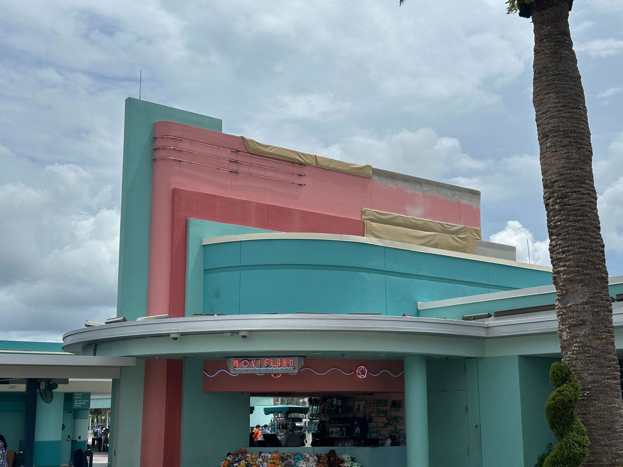 Concrete & Scrim Visible on Gift Shop Roof at Disney’s Hollywood ...