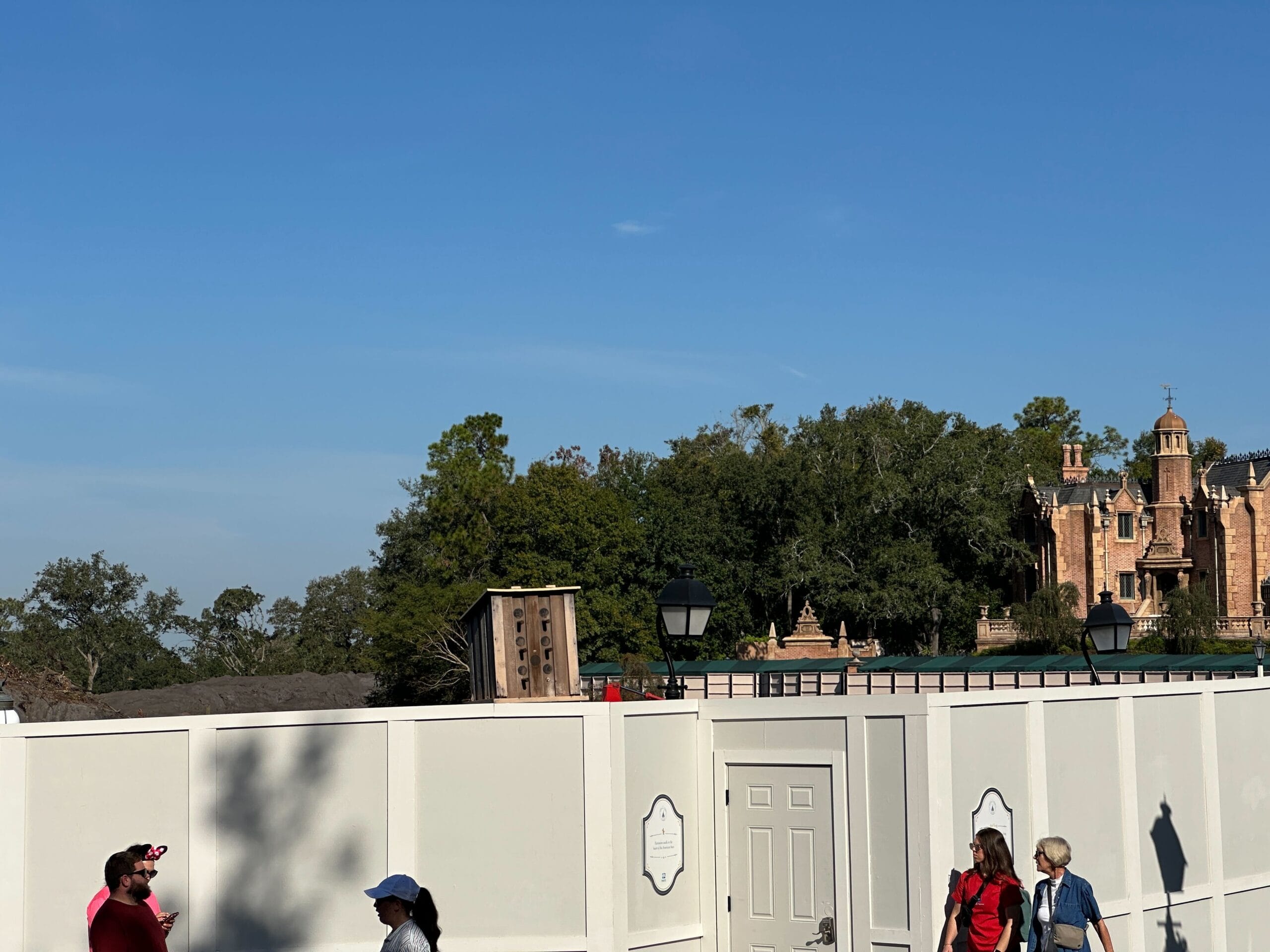 Giant Dirt Pile Takes Over Former Rivers of America in Magic Kingdom ...