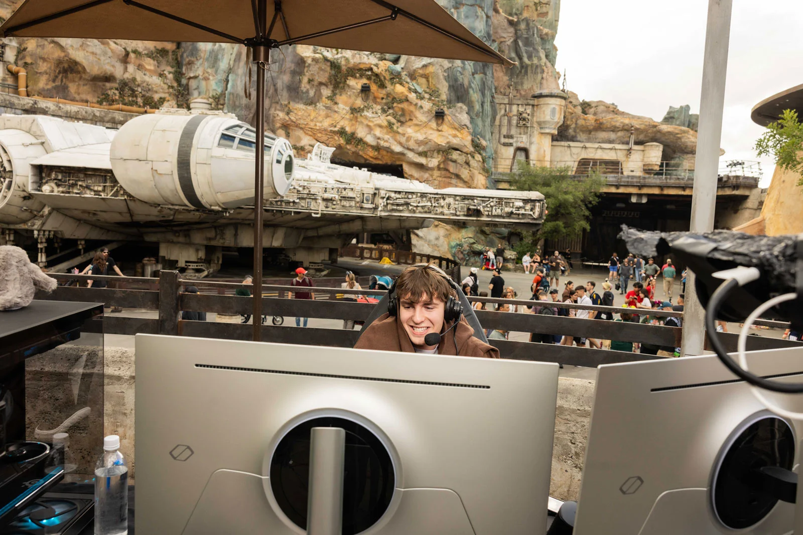 Twitch Streamer Clix Hosts First-Ever Gaming Livestream in Walt Disney ...