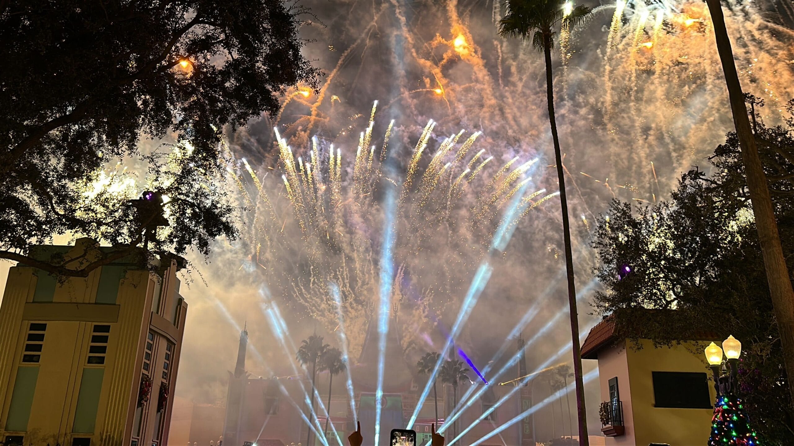 Full Video of 2026 New Year Countdown Fireworks at Disney's Hollywood ...