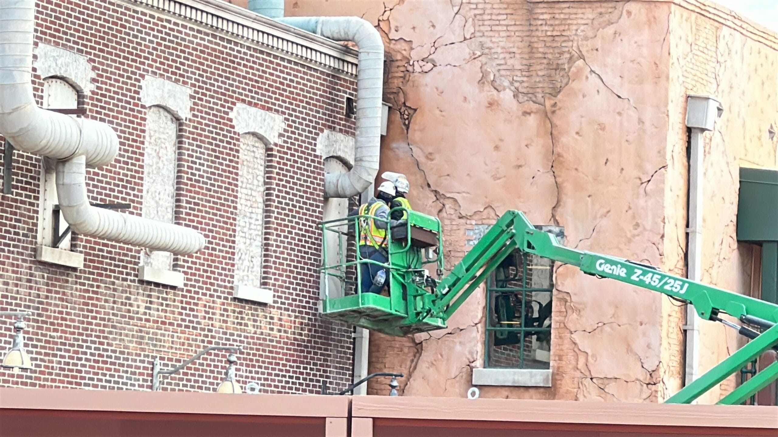 BREAKING: PizzeRizzo Sign Comes Down at Hollywood Studios - WDW News Today