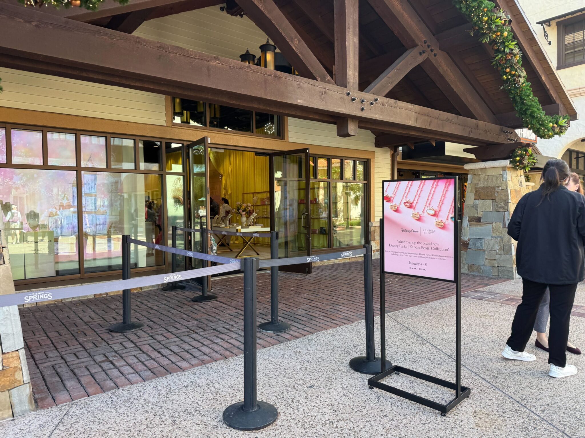 First Kendra Scott x Disney Parks Jewelry Launches With Disney Springs ...