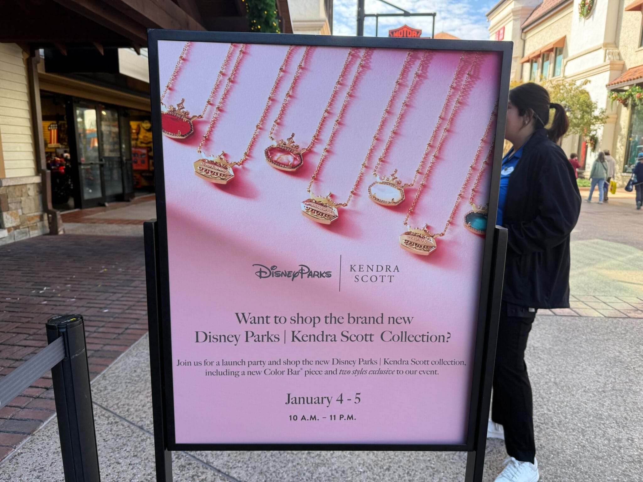 First Kendra Scott x Disney Parks Jewelry Launches With Disney Springs ...